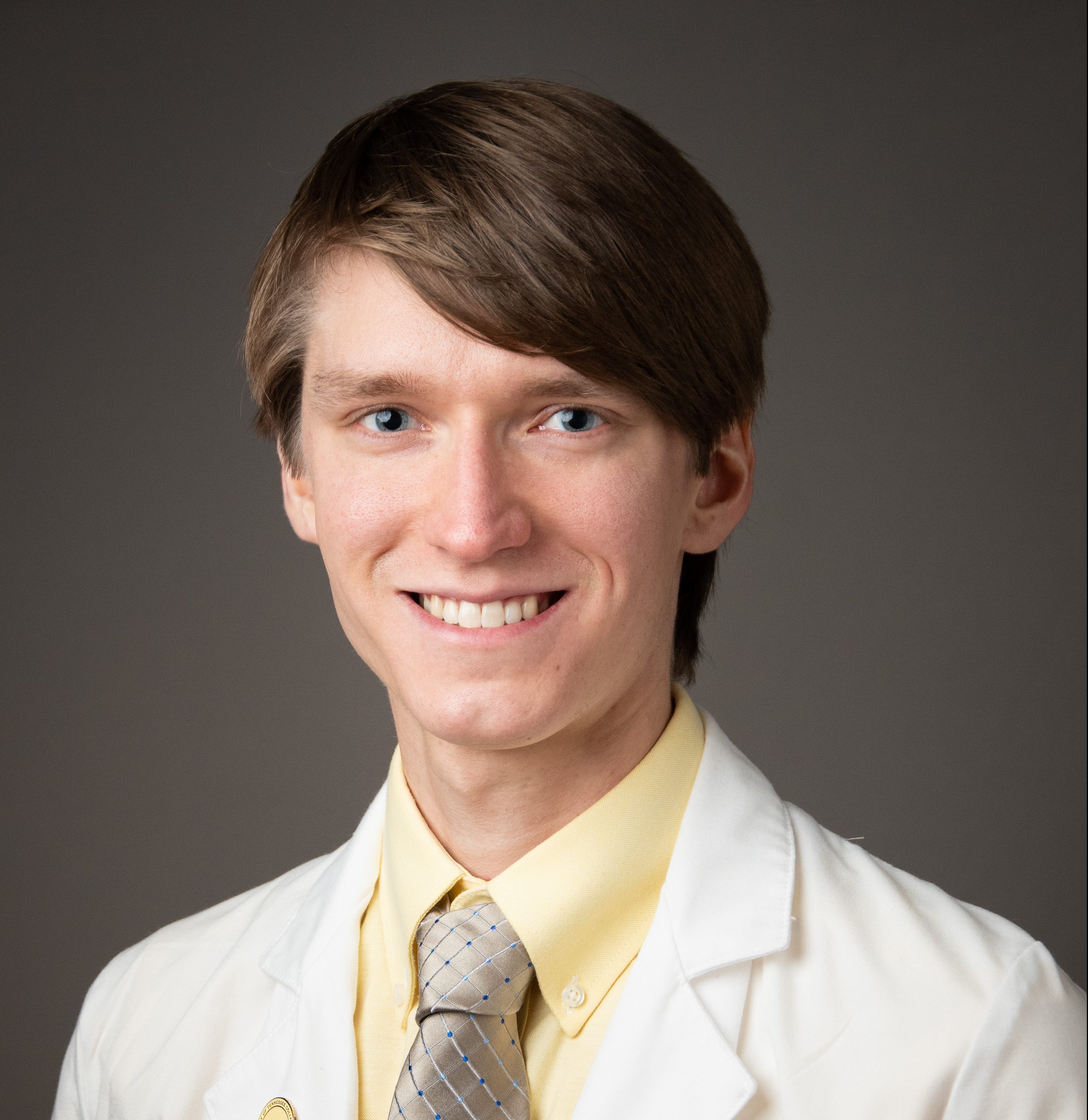 Aaron Baer Receives Esther Tsai Sugg Award - UTHSC News