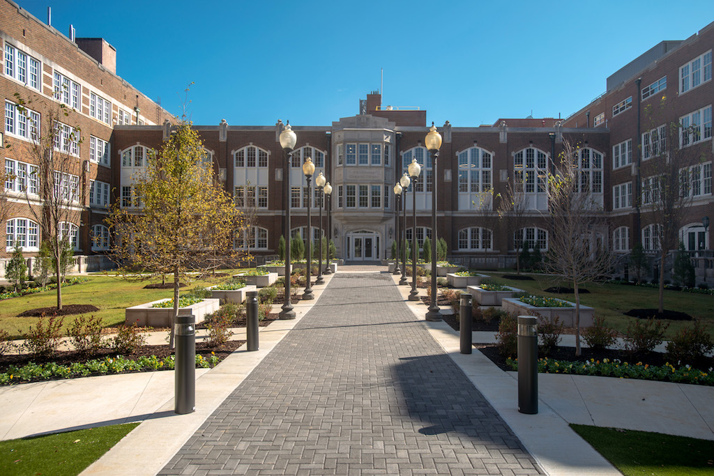 UTHSC To Hold Virtual 2020 Winter Commencement December 10 - UTHSC News