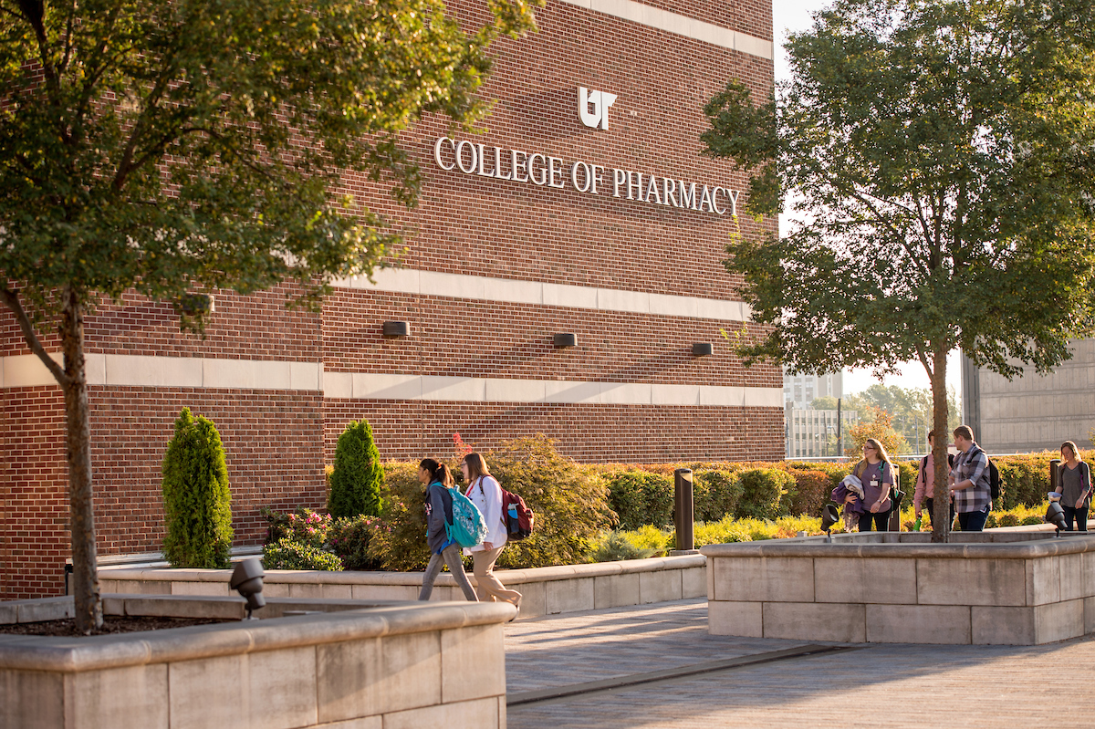 UTHSC College of Pharmacy Introduces Three-Year Path to PharmD - UTHSC News